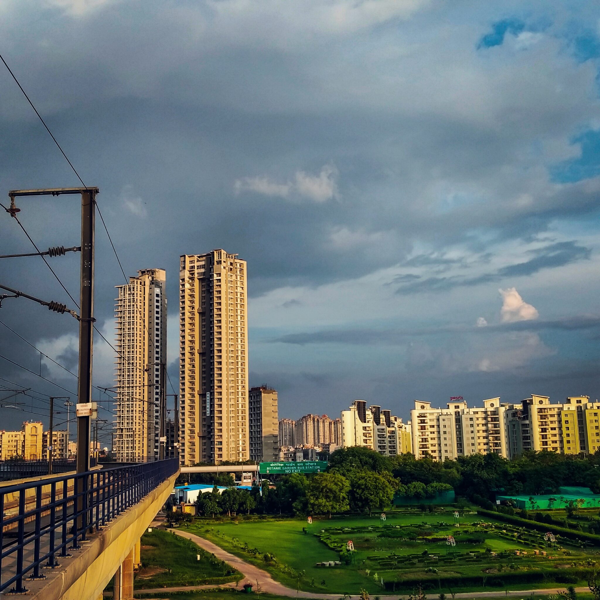 Guide to Buying Property in Noida: Tips & Advice for 1st -Time Buyers